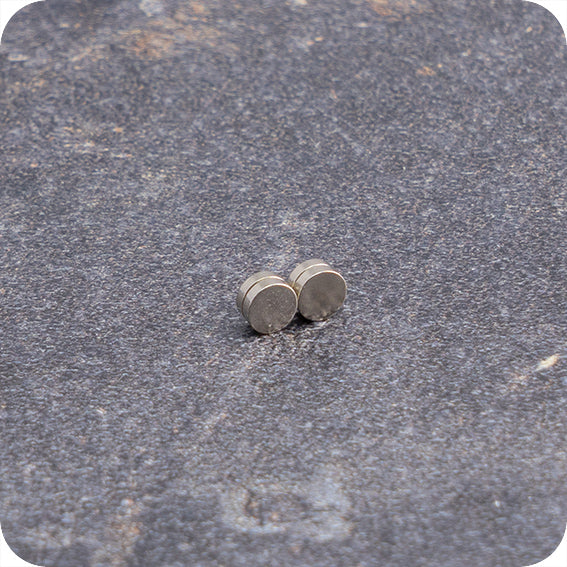 Neodymium Disc Magnet - 4x1 mm - N45 – Magnets Direct